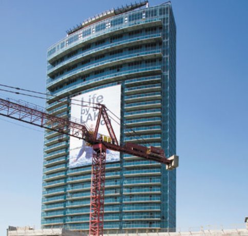 Work continues on iLoft condo in Toronto