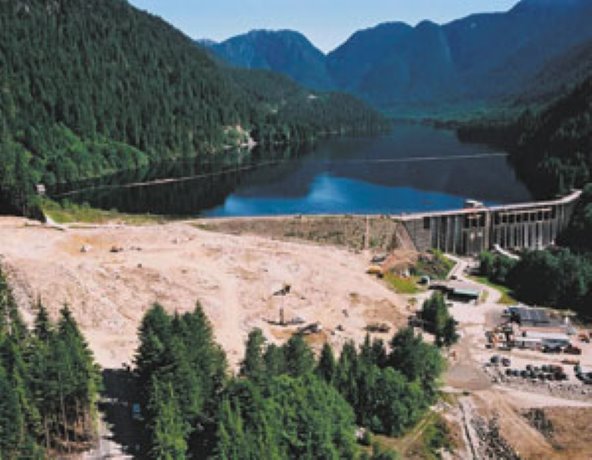 Explosive compaction densifies soil