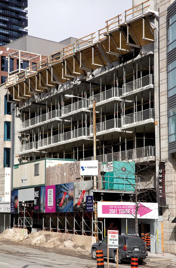 PHOTO: Floors of 2221