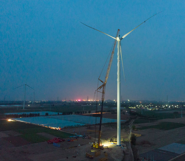 Chinese manufacturer installs world’s tallest wind impeller